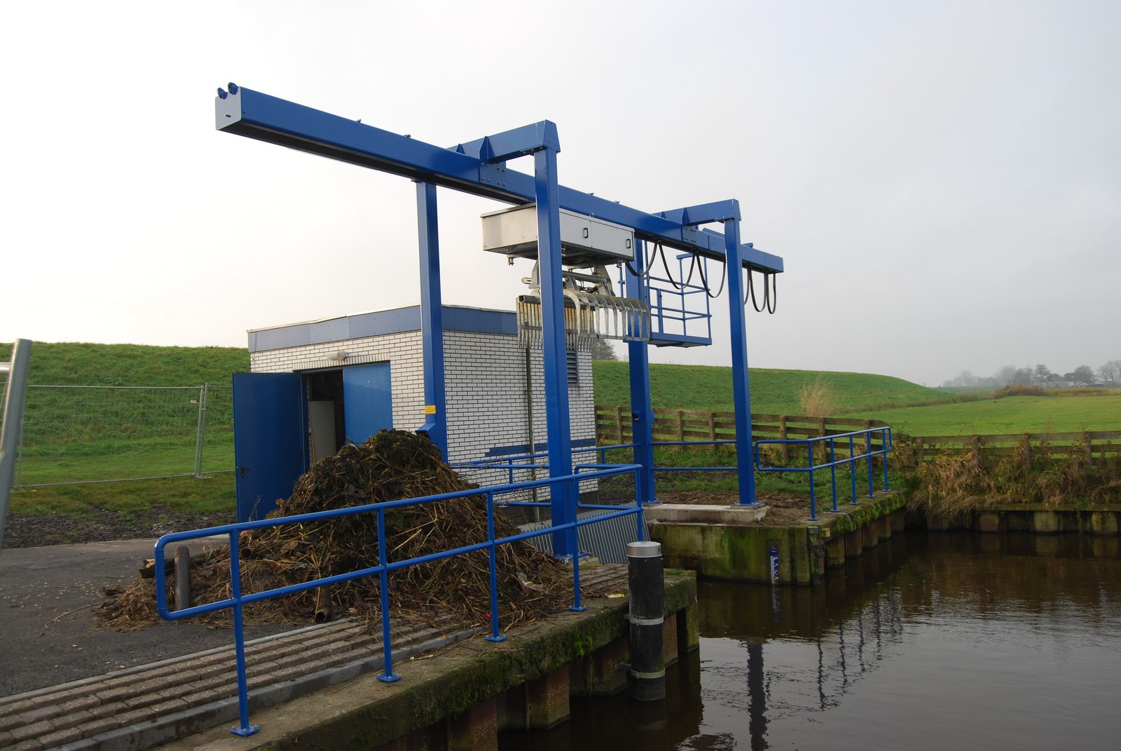 Overhead Trash Rake Cleaner BT1000/1500